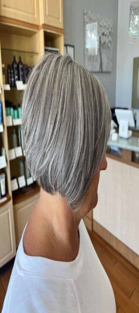 50 Youthful Gray Bob Hairstyles for Women (2024)