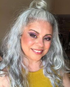 40 Charming Medium Length Gray Hairstyles You'll Love